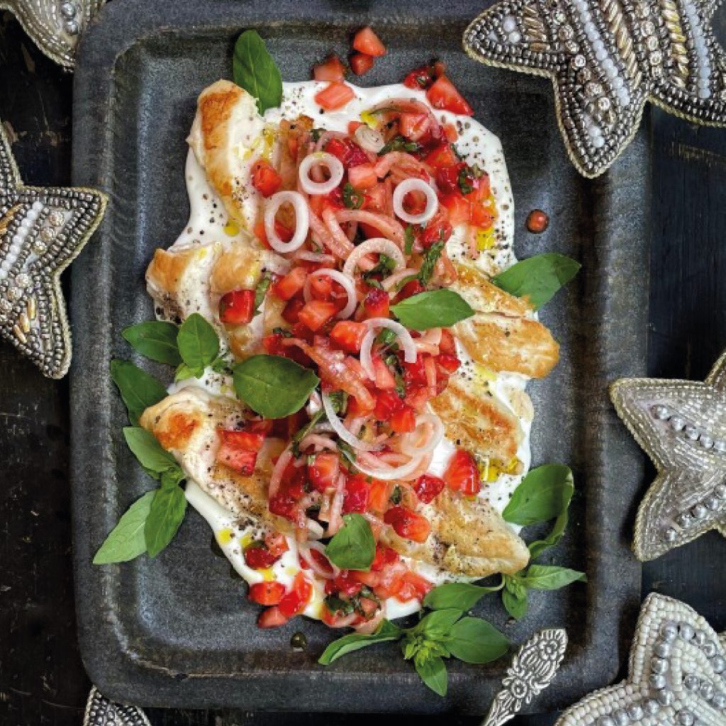 Pollo con pebre de frutillas – Canto del gallo